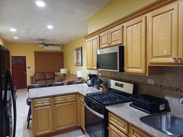 Gated Relaxing Two Bedroom W/ Pool - Nassau