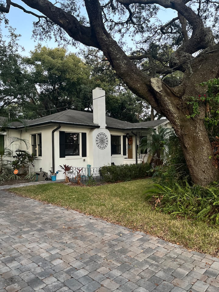 Oak Tree House - Tampa, FL