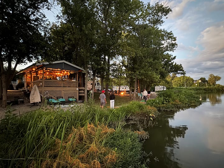 Waterfront River Rv Campsite For Your Rv - Ghent, KY