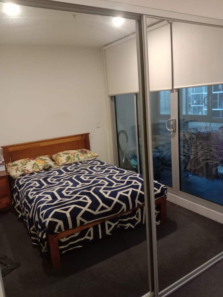 One Bedroom Available For A Girl Only - Melbourne