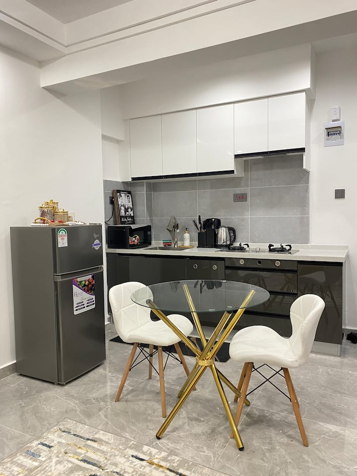 Modern 1 Bedroom Kilimani W/ City View & Fast Wifi - Nairobi
