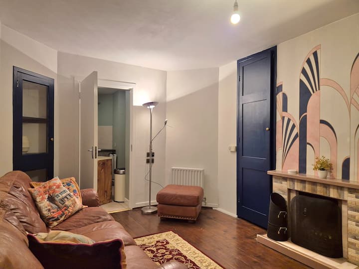 Chic 4 Bedroom House W/ Parking - Dublin