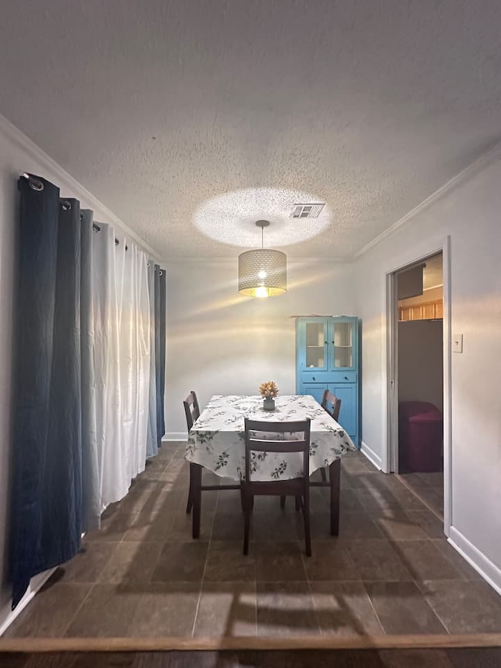 Modern & Comfort Family Home - Louisiana Downs