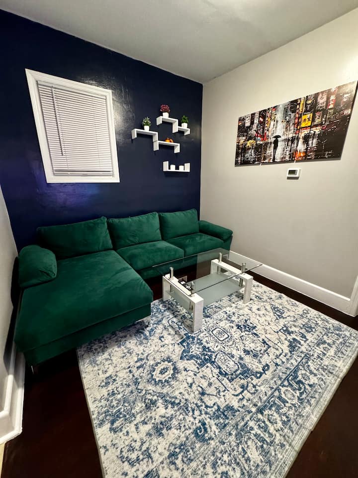 One Bedroom Cozy Apartment In - North Bergen, NJ