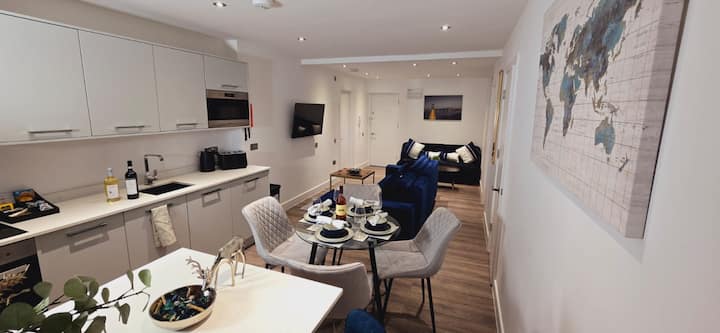 2 Bedroom Apartment - Reading