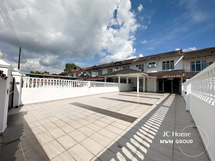 Family Small Gathering Big Space Kempas - Skudai