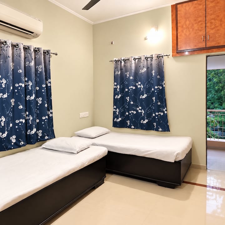 Modern Home Stay Near Mahatma Mandir & Metro - Gandhinagar