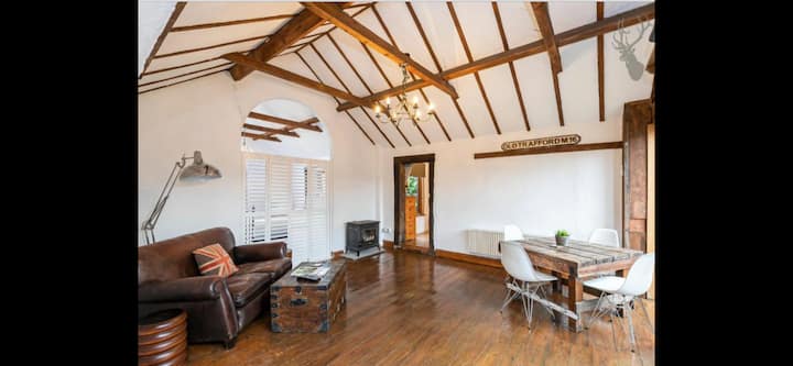 Stunning Country Cottage - Brentwood