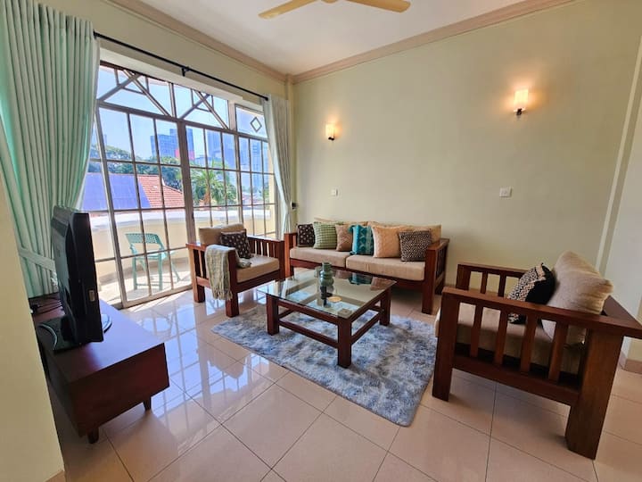Central, Cozy, Homely 3br Bliss - Colombo