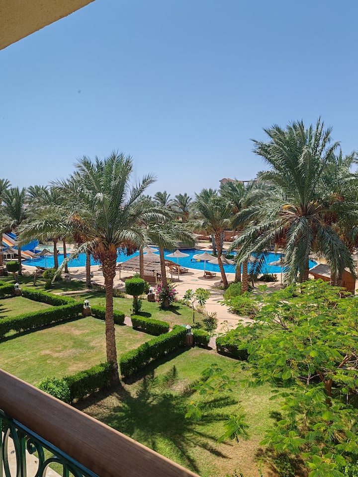 Cozy Sunny Studio With Pool View - Egypt