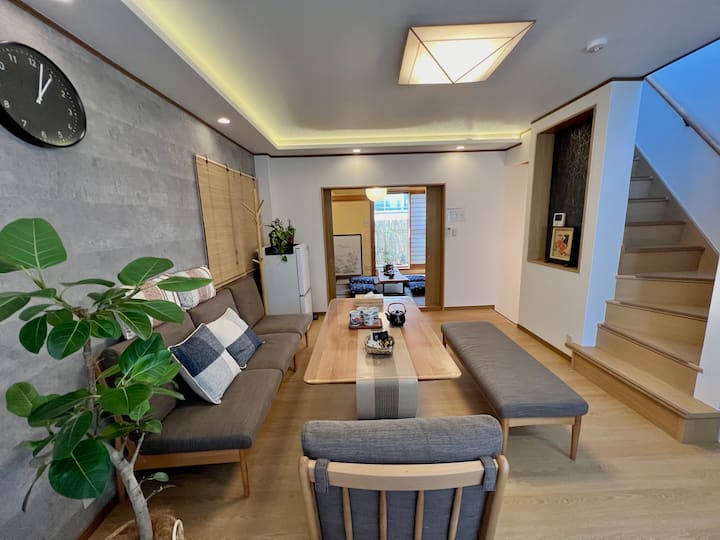 和の雅邸｜駅3分｜難波まで8分｜広々和風一棟貸切｜4寝室＋畳茶室｜関空アクセス便利 - Japan