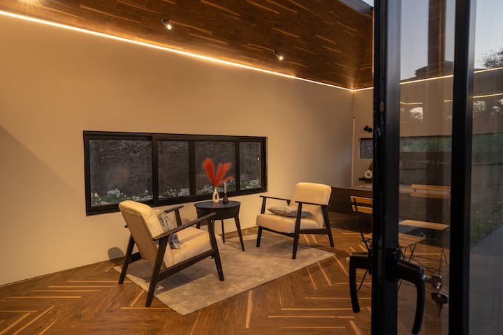 Studio Zama: Serenity By The Pool - Sangareddy