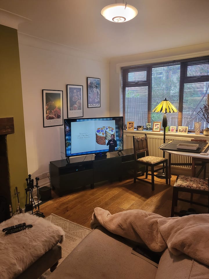Cosy Cottage Loft Bedroom - Leeds
