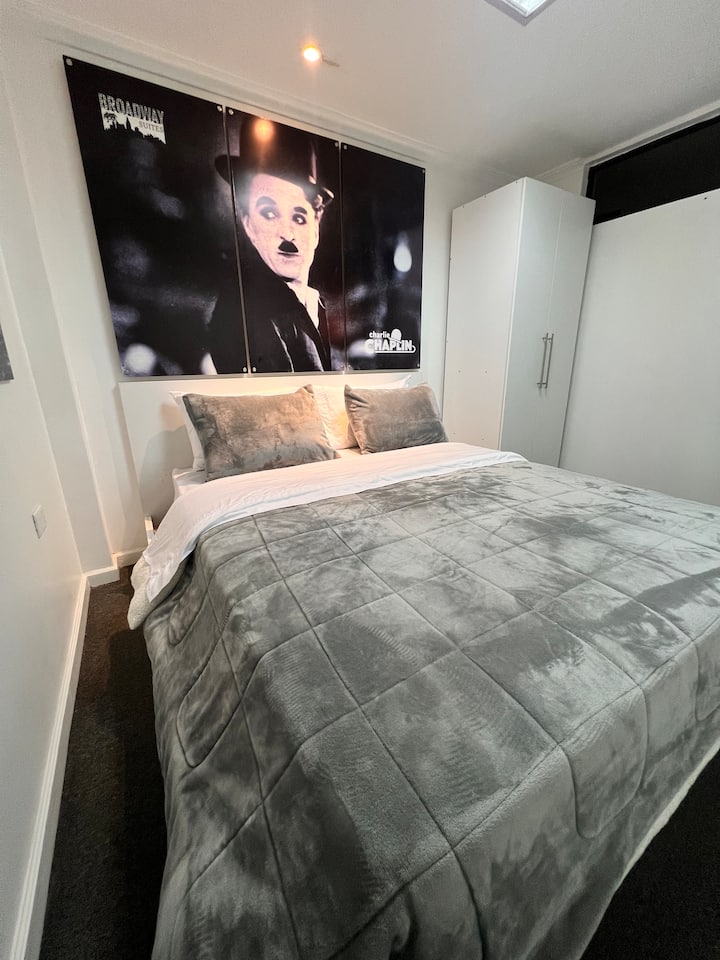 Departamento Charles Chaplin - Cuenca