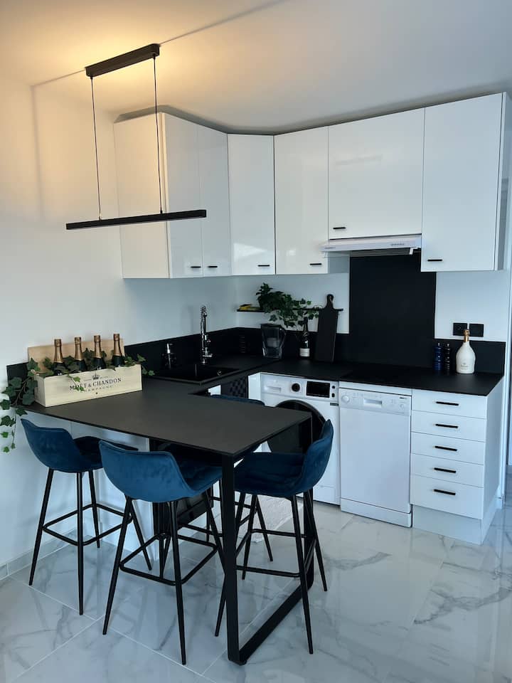 Design Et Raffinement : T2 40 M² En Bord De Plage - La Grande-Motte