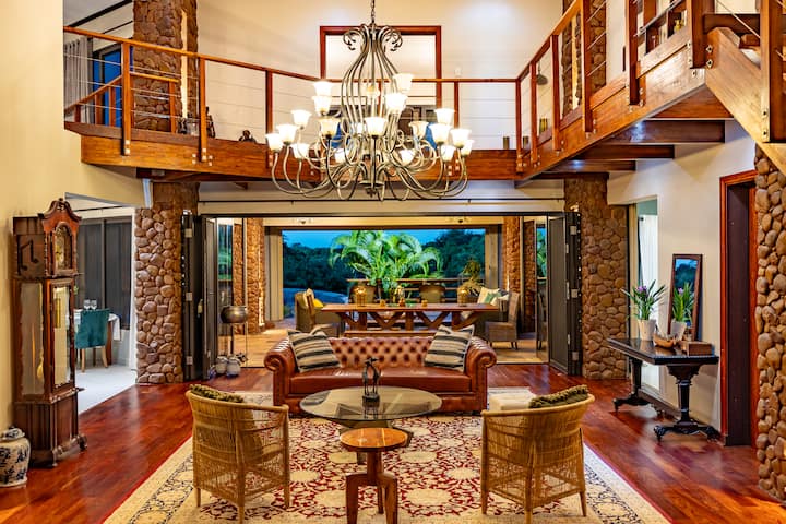 Umfomothi Lodge - Hluhluwe