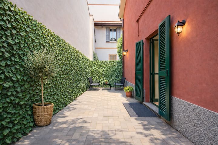 6 Guests · Private Courtyard · Loreto/pasteur - Milan