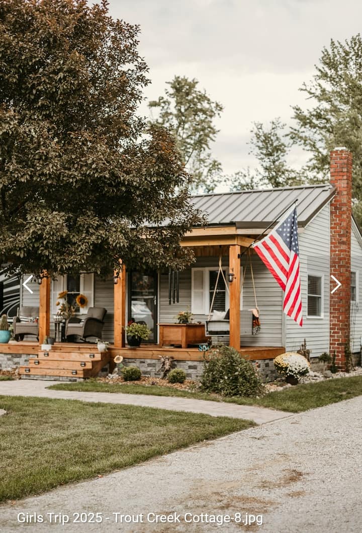 Cozy St Joseph River Cottage - Indiana (State)
