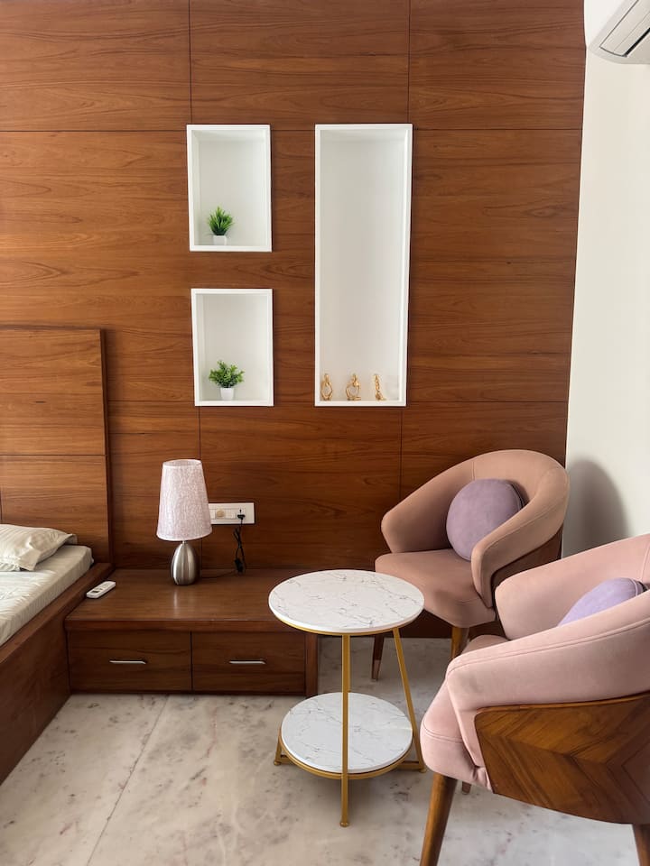 Upscale 2bhk Near Urban Hotspots - Jaipur