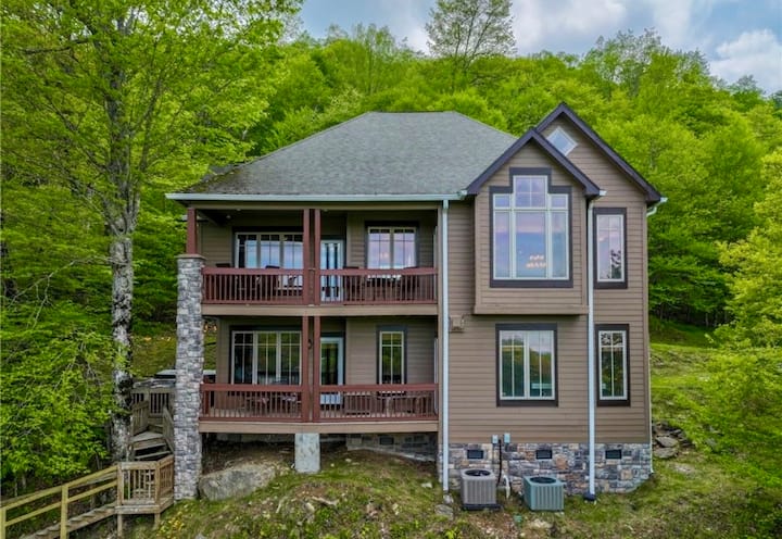 Large, Ski-in/ski-out, Hot Tub, Wet Bar, Sleeps 16 - Beech Mountain, NC