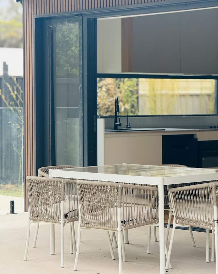 The Pool House - Echuca