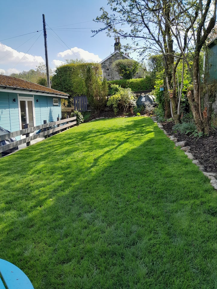 Wee Blue Hoose - Loch Awe