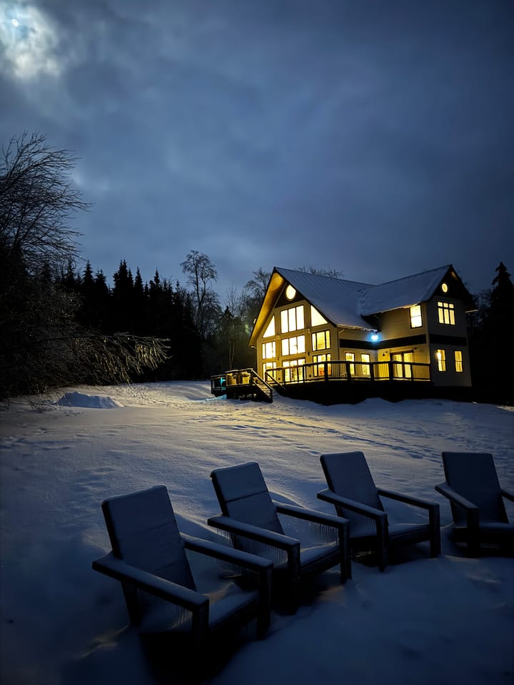 Year-round Mountain Escape, Stunning Views! - Waterbury Village Historic District