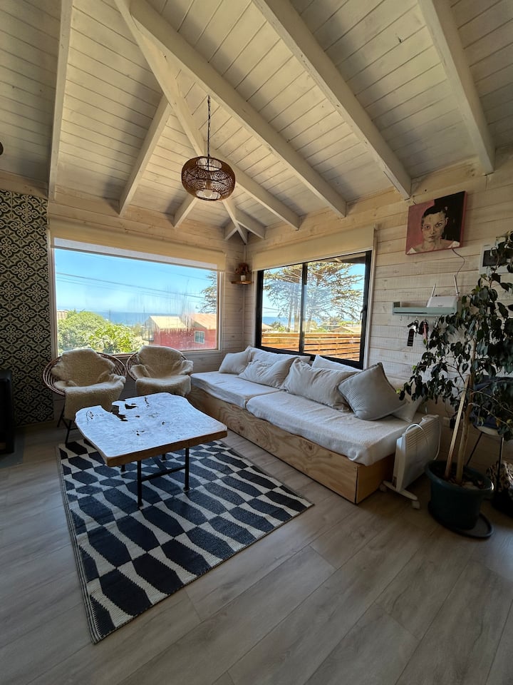 Buen Gusto, Moderna Y Central - Pichilemu