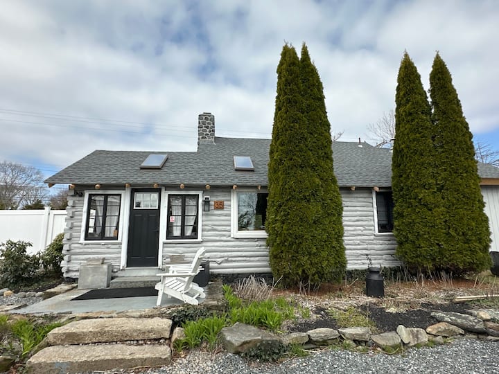Bonnet Shores Beach Cabin - Rhode Island