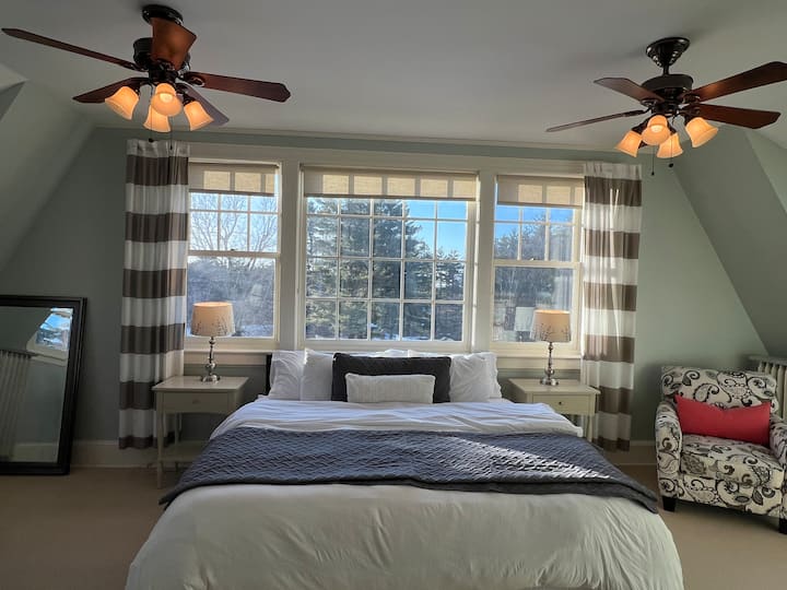 Private Master Suite In The Wolfeboro Guesthouse - Wolfeboro, NH