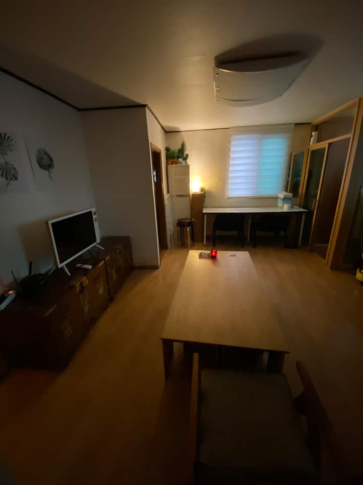 [New]4br 8beds 10pax/ Sangwangsimni Stn 30sec - Seoul