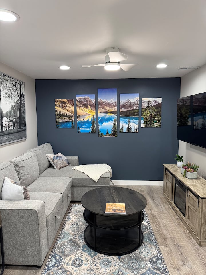 Beautiful And Bright Basement Apartment - 손턴