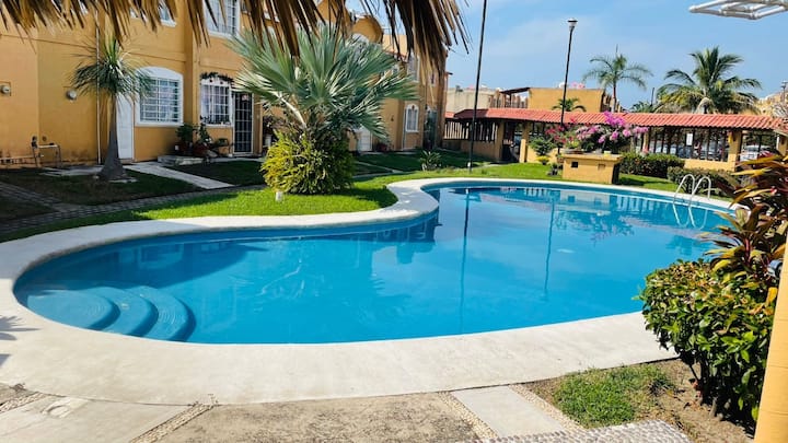 Casa Brisa Azul 
Joyas De Ixtapa - Ixtapa Zihuatanejo