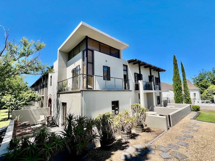 9 @ Huis Piron - Location Stellies Central - Stellenbosch