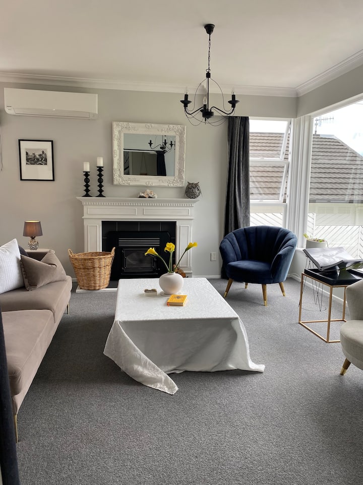 Mid-century Charm - Levin