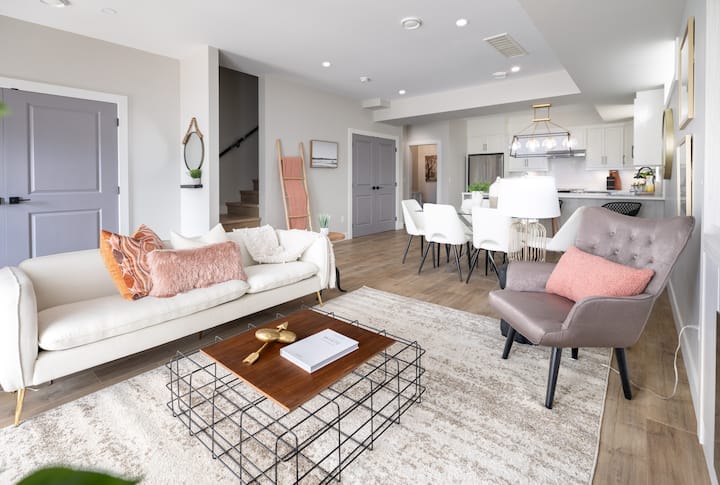 Stylish Modern Oasis In Downtown - Kelowna