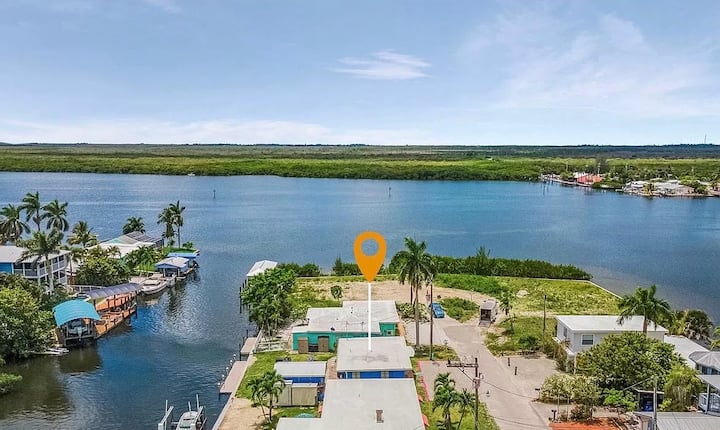 Matlacha Waterfront With Kayaks-sunny Sw Florida - Cape Coral, FL