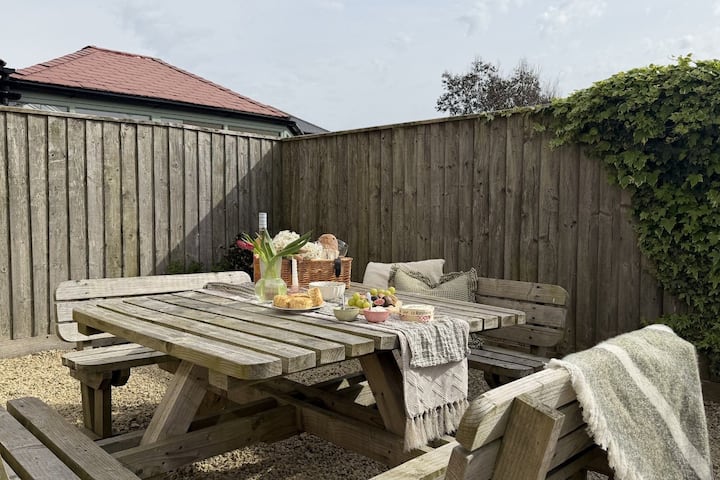 Littlecot - 2 Minute Walk To Beach - Pet Friendly - Weymouth
