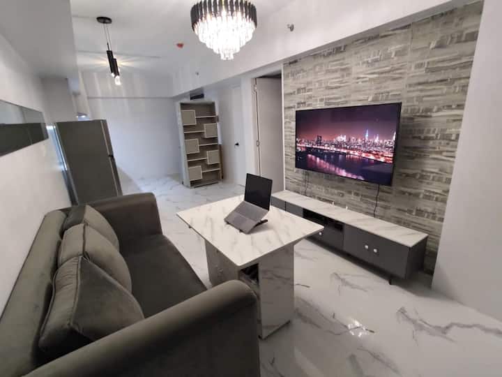 ＊オープン記念割引＊Cebu It Park日本人オーナー最上質の高層階角部屋1br - Cebu