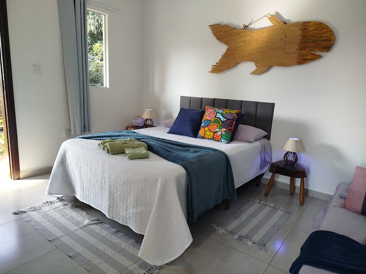 Kitnet Tranquila Local Simples Com Estacionamento - Florianópolis