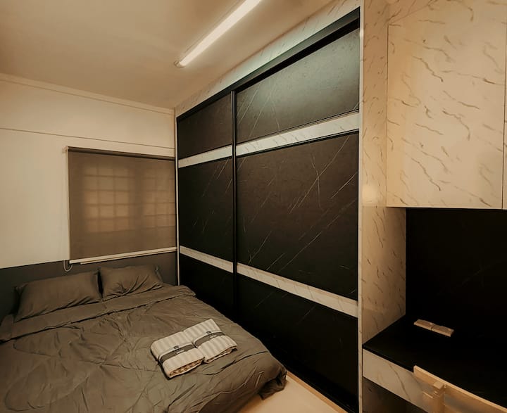 Er|queen Cheap Muji Room Rent 0-deposit Near Mrt - Kuala Lumpur