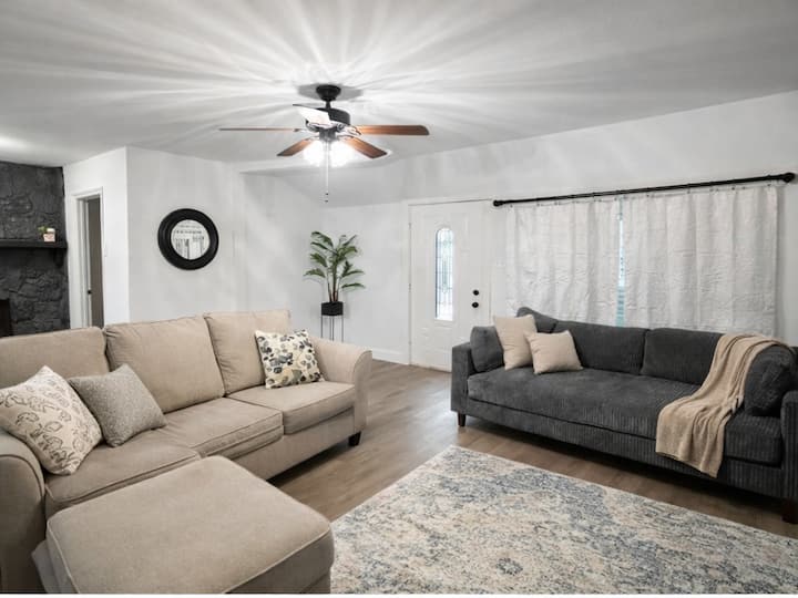Spacious 4br Near Bishop Arts & Downtown - Dallas, TX