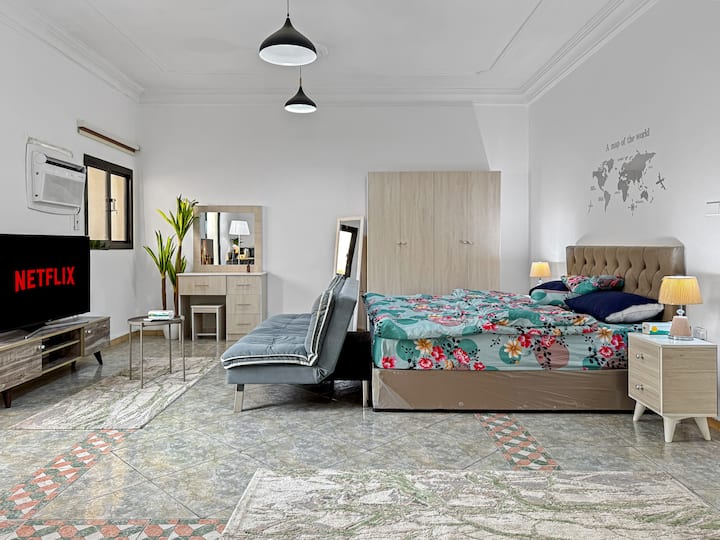 2 Bedrooms King Bed Suite, Balcony & 60" Tv - Jeddah