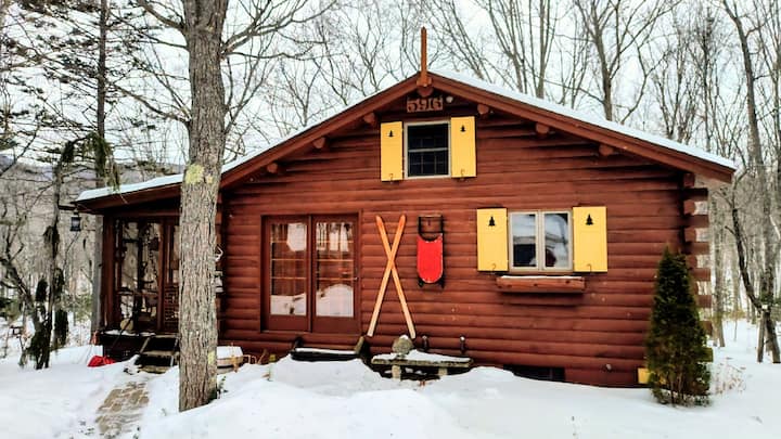 Grump's Riverbend Retreat-
Ski, Ride, Unwind. - Maine