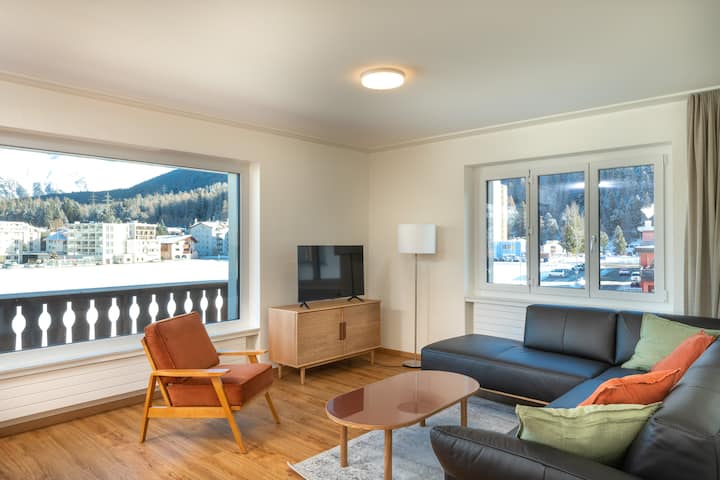 Sleek New Alpine Escape With Breathtaking Views - Silvaplana