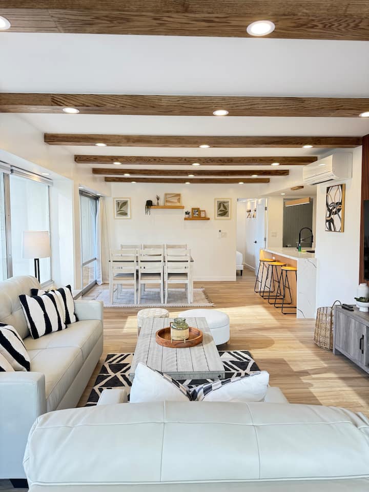 Newly Renovated 2 Bed 2 Bath Condo W/ Free Parking - Honolulu