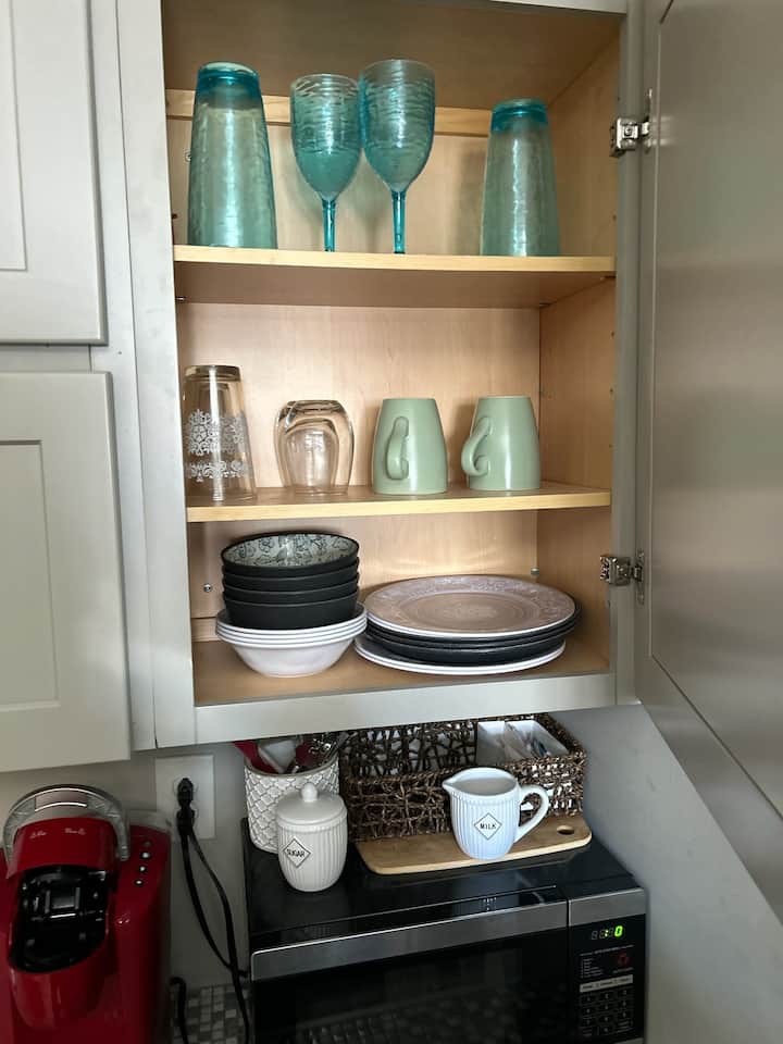 Affordable & Fully Furnished Luxury Studio Apt ! - Tully Lake, Tully