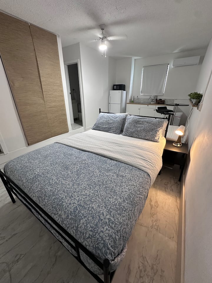 Private Studio W/ Kitchen & Bath - Sunrise, FL