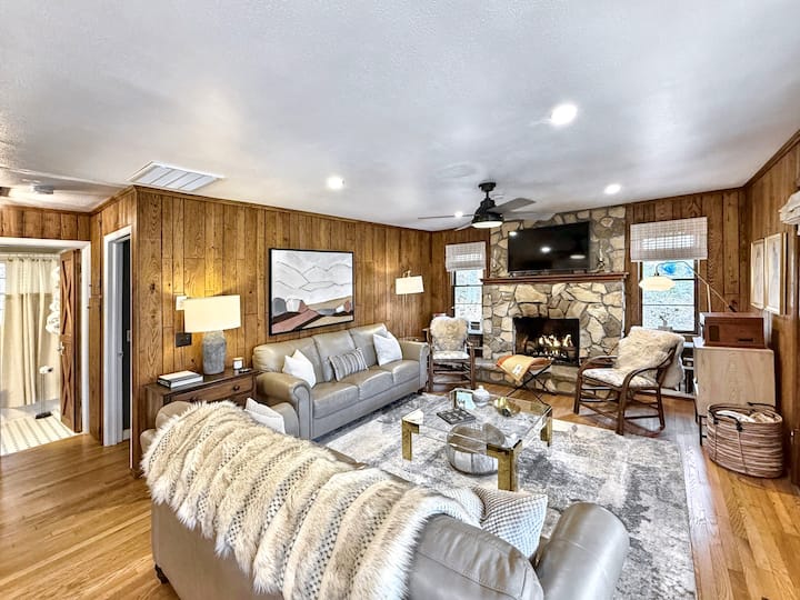 Highlands Hideout, Lake Views, Fiber Wi-fi - Highlands, NC