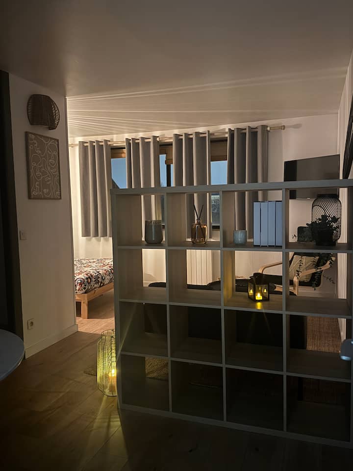 Grand Studio Lille • Métro • Gares 2 Stations - Gare de Lille Europe - Euralille